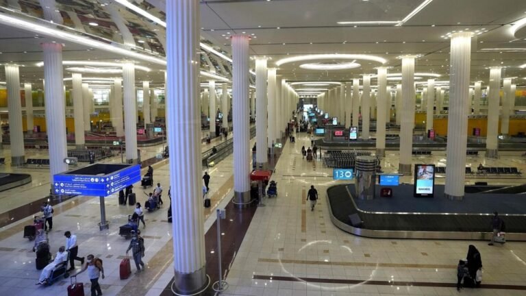 How to transit between Dubai Airport Terminals 1, 2 and 3 | Dubai Bookers